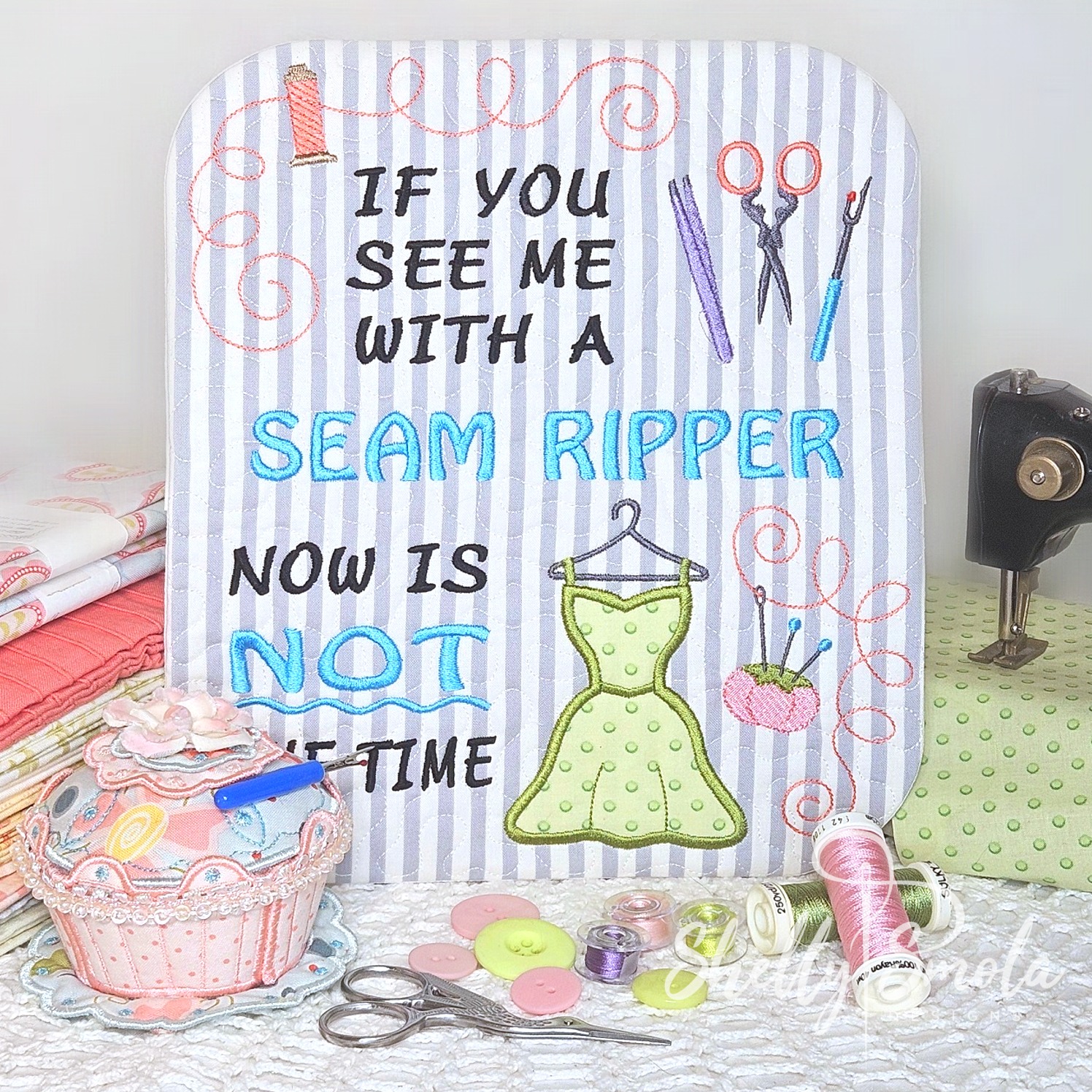 Seam Ripper - Shelly Smola Designs - Embroidery - Shelly Smola Designs