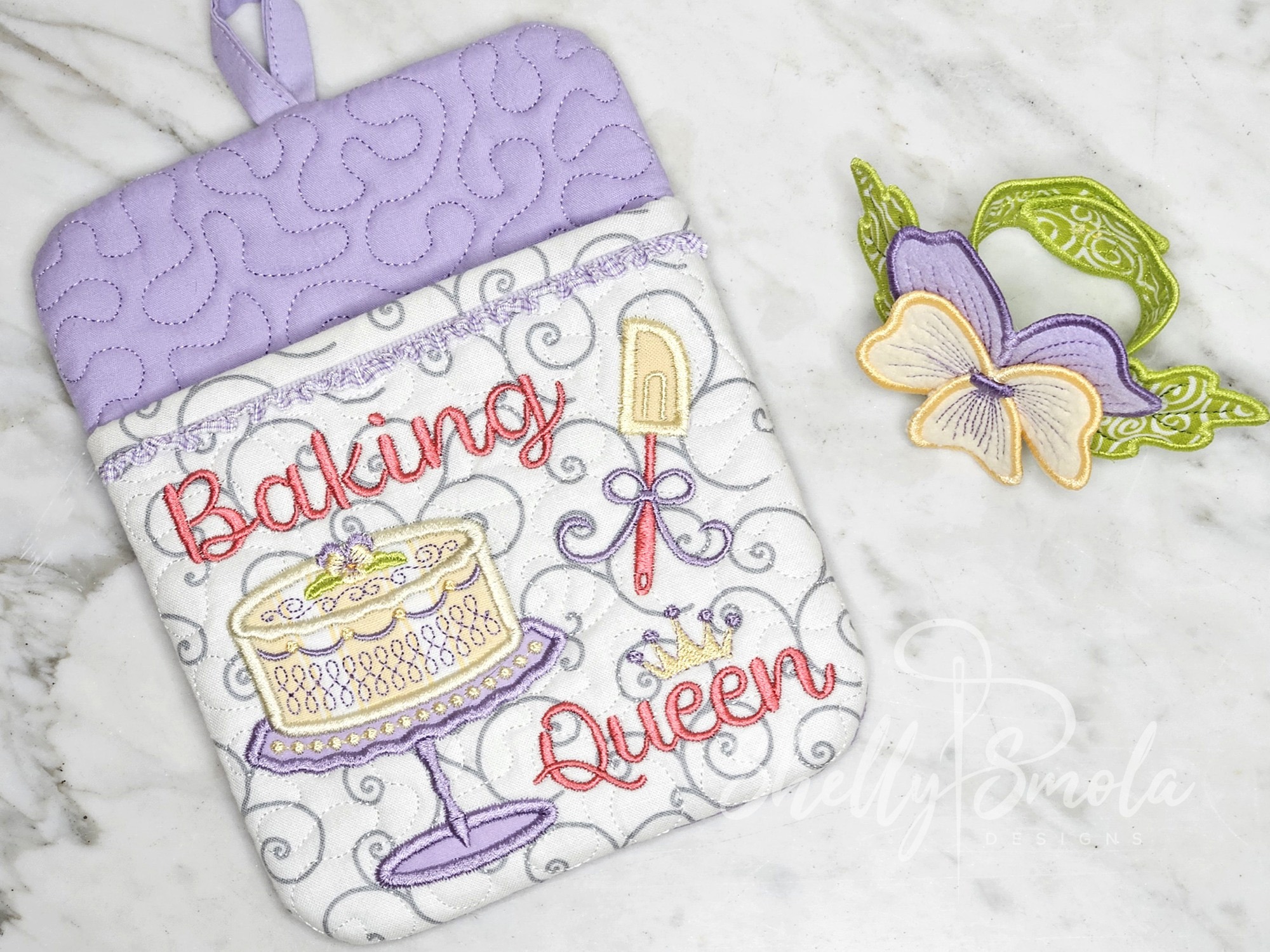 Baking Queen - Shelly Smola Designs - Embroidery - Shelly Smola Designs