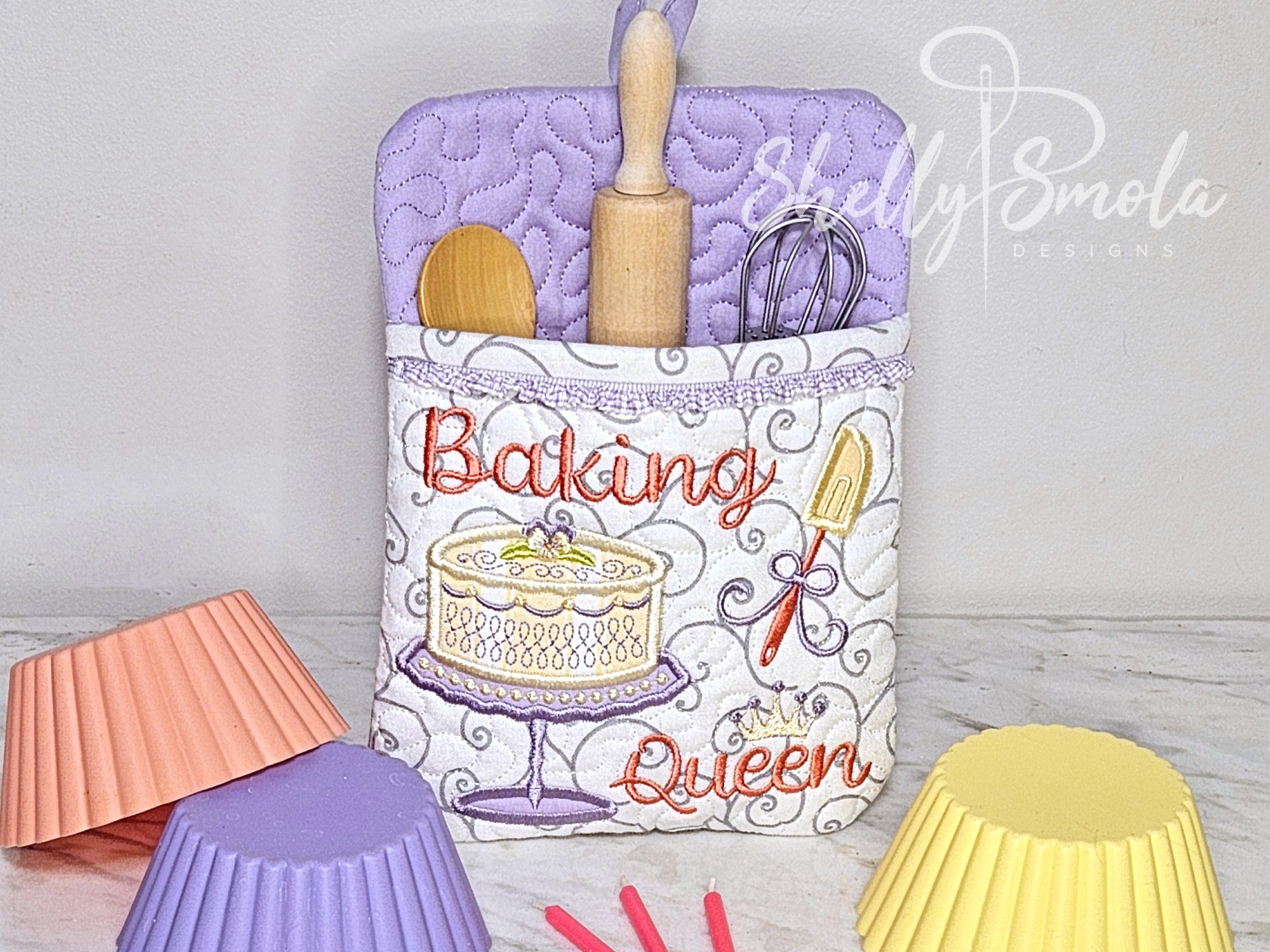 Baking Queen - Shelly Smola Designs - Embroidery - Shelly Smola Designs